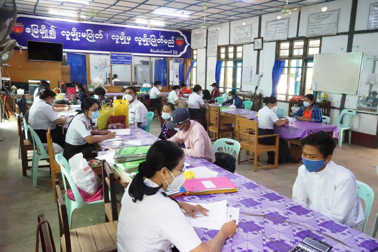 ပခုက္ကူမြို့၌ “ပန်းခင်း” စီမံချက်ဖြင့် နိုင်ငံသားစိစစ်ရေးကတ်ပြား ၂၇၈ ကတ